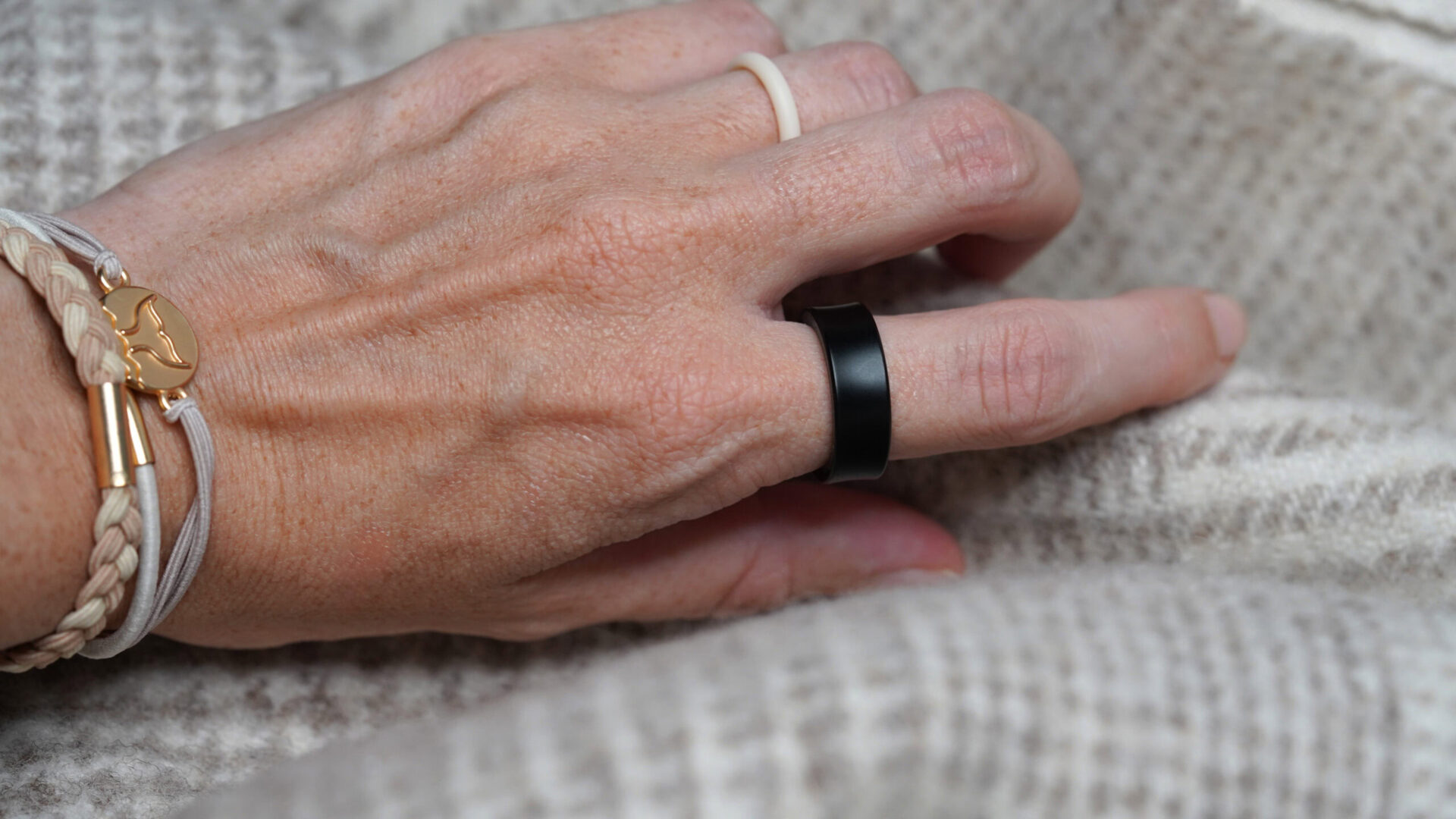 Deal: Buy a Samsung Galaxy Ring and get a free $100 gift card - Android ...