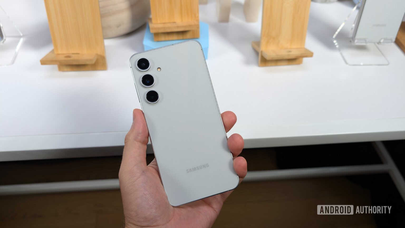 Samsung Galaxy S25 FE could debut a very welcome design change