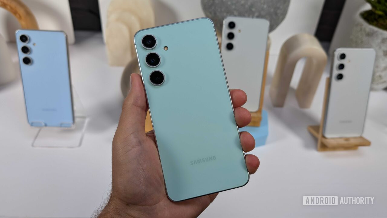 An old chip in the Galaxy S25 FE could be the best thing about it