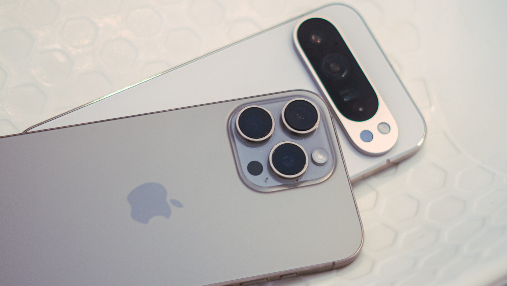 Nexus 6P or Mi 11 Ultra? You decide what the iPhone 17 Pro looks like ...