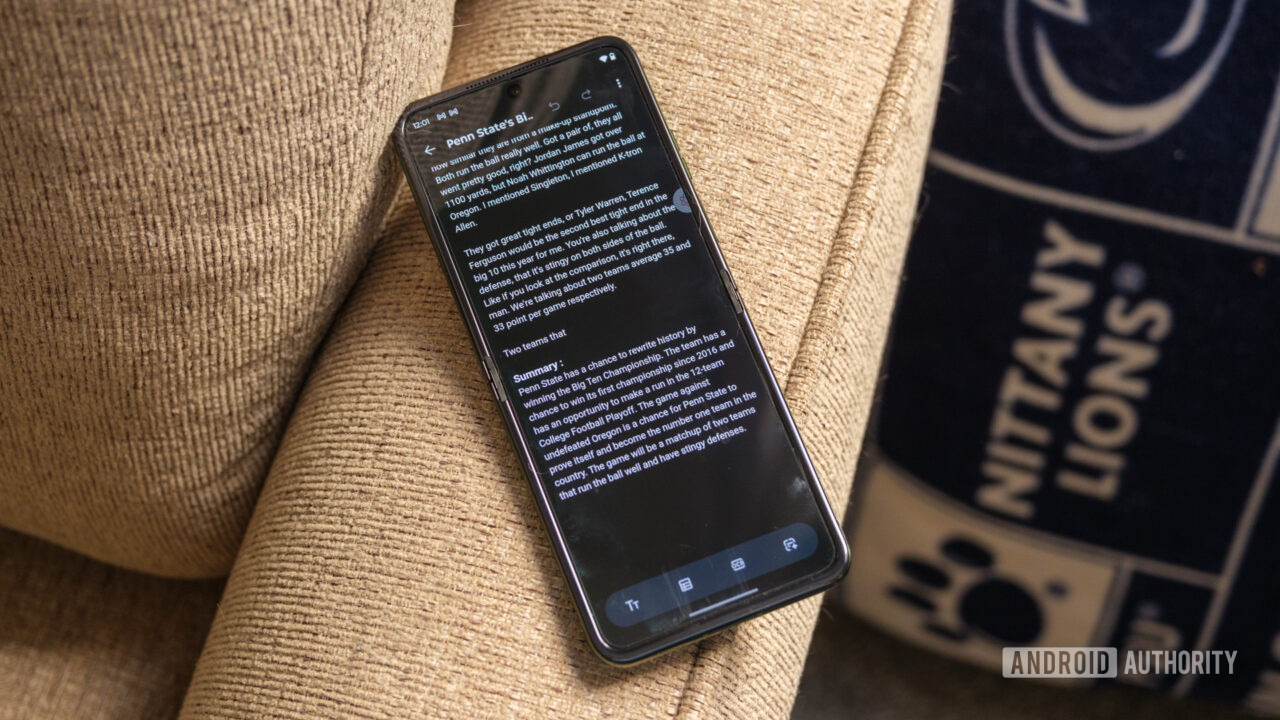 Hands-on with Motorola's Moto AI: A more productive Razr? - Android ...