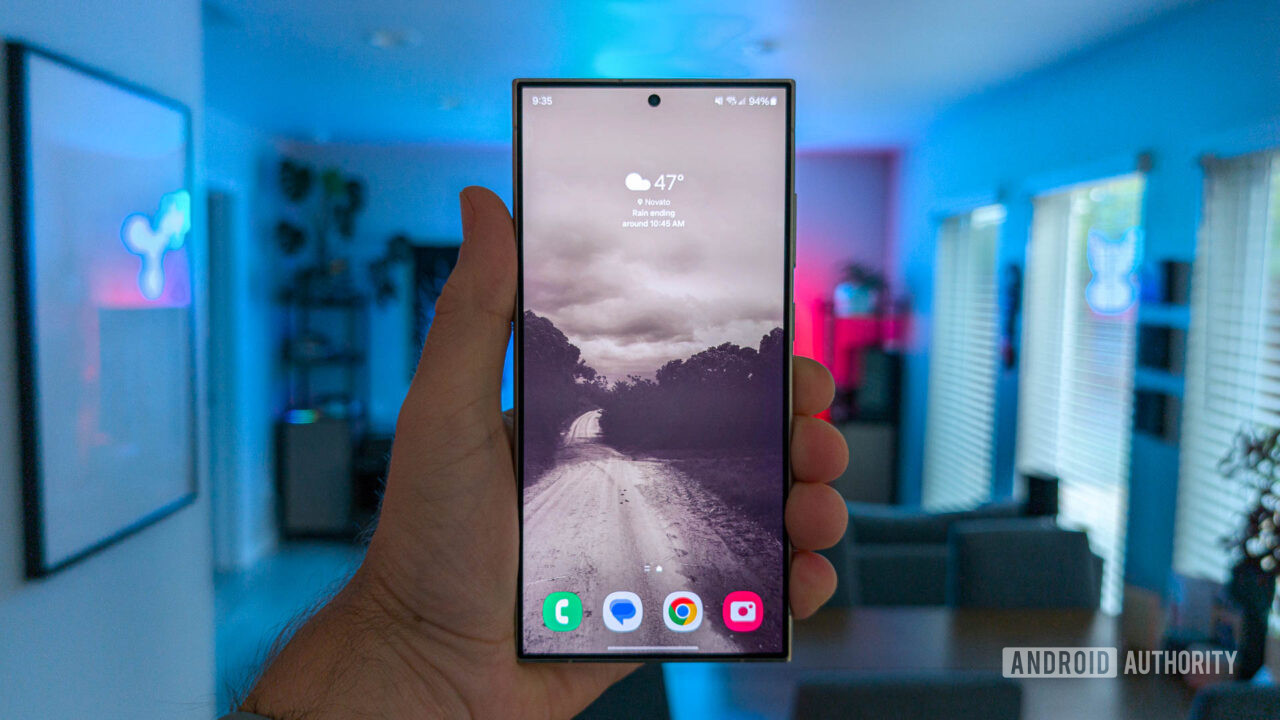 Wallpaper Wednesday: Android wallpapers 2024-12-18 - Android Authority