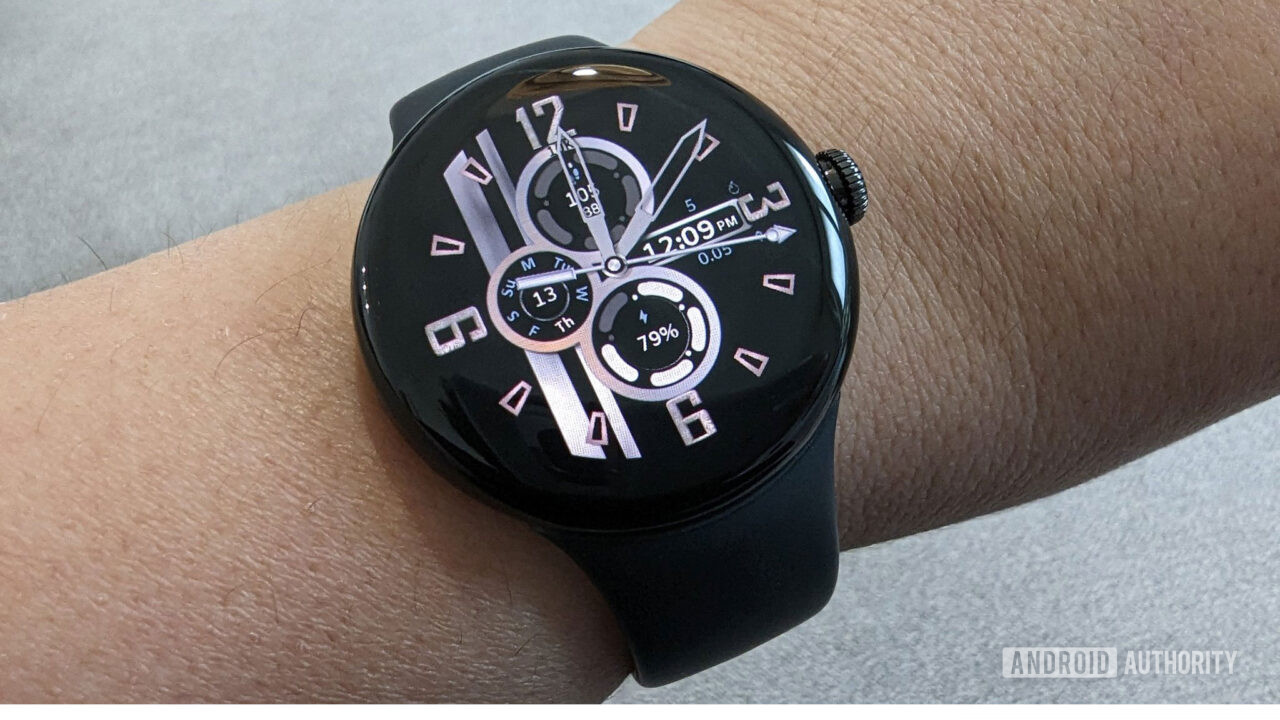 Wear OS 5 has killed Facer, Pujie, WatchMaker, and all watch face ...