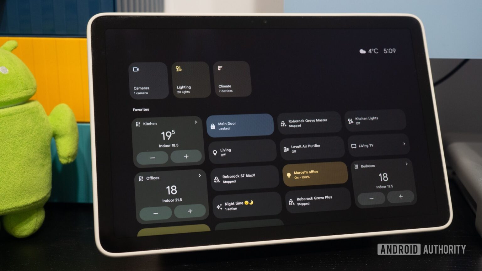The smart home panel is low-key my favorite Google feature ever