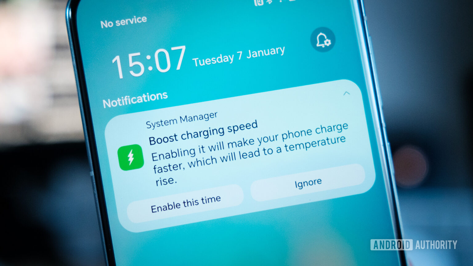 I want Apple, Google, and Samsung to copy this brilliant charging feature