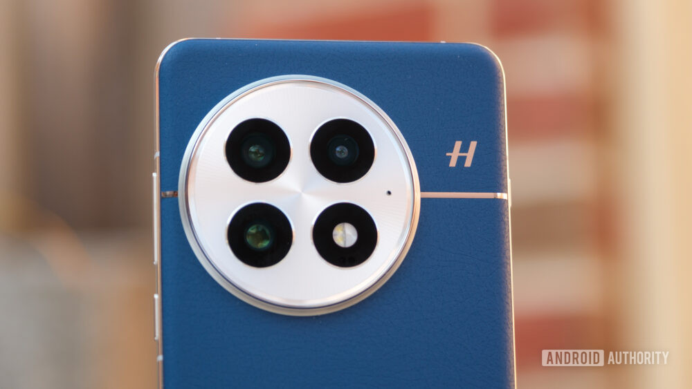 The OnePlus 15 could pick up where the excellent OnePlus 13 cameras ...