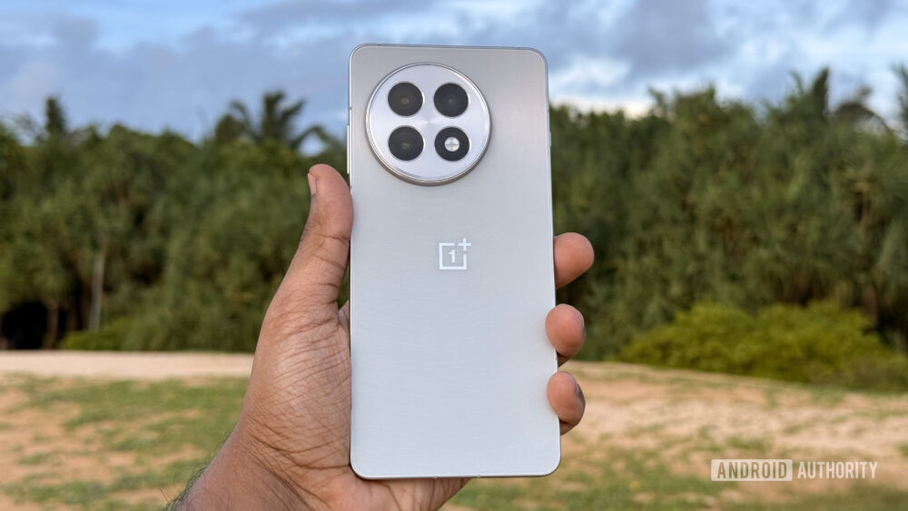 5 Android phones I would buy instead of the iPhone 16e