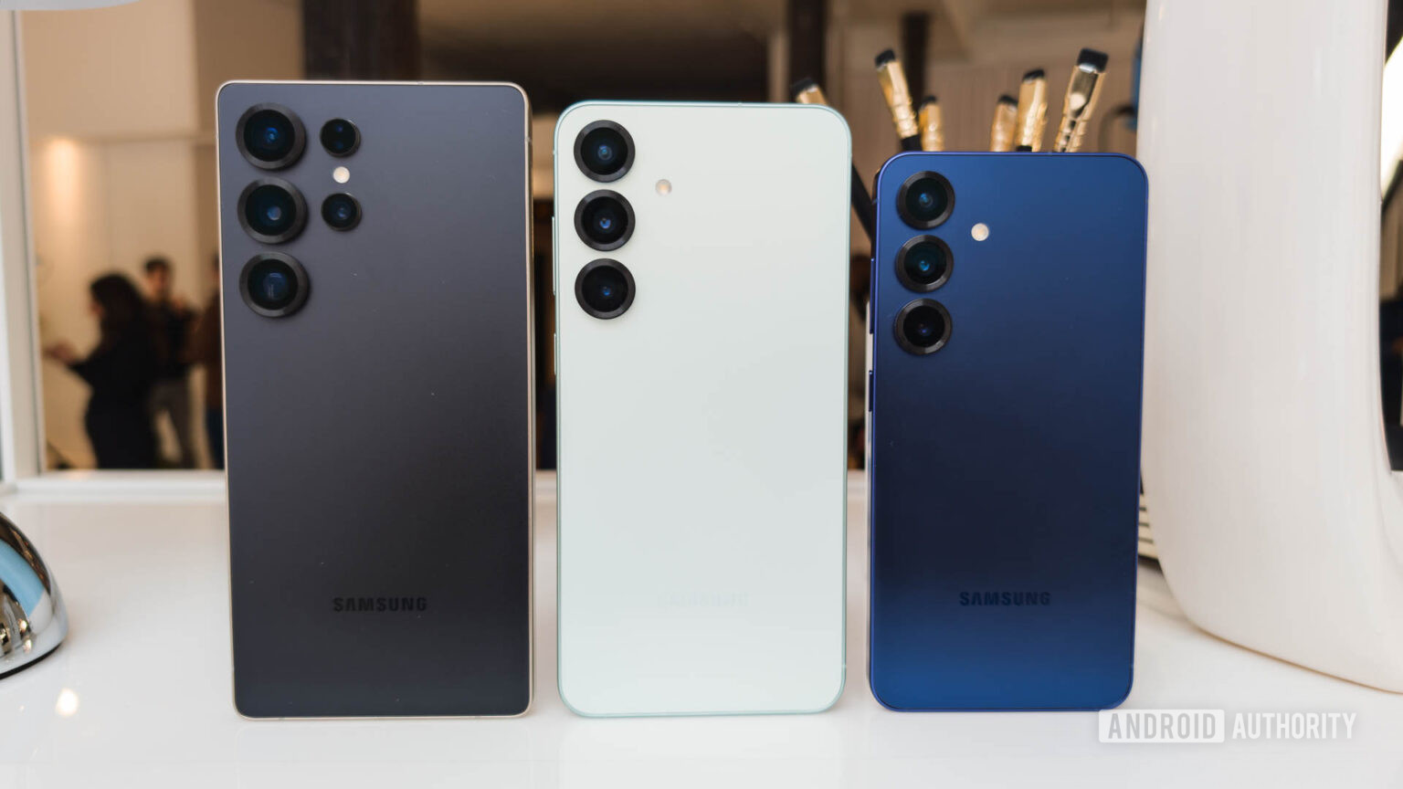 Ready to update your Galaxy S25? Its first firmware update is now available