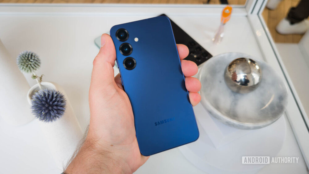 Samsung Galaxy S25 series hands-on preview: 2025 features in 2022 bodies