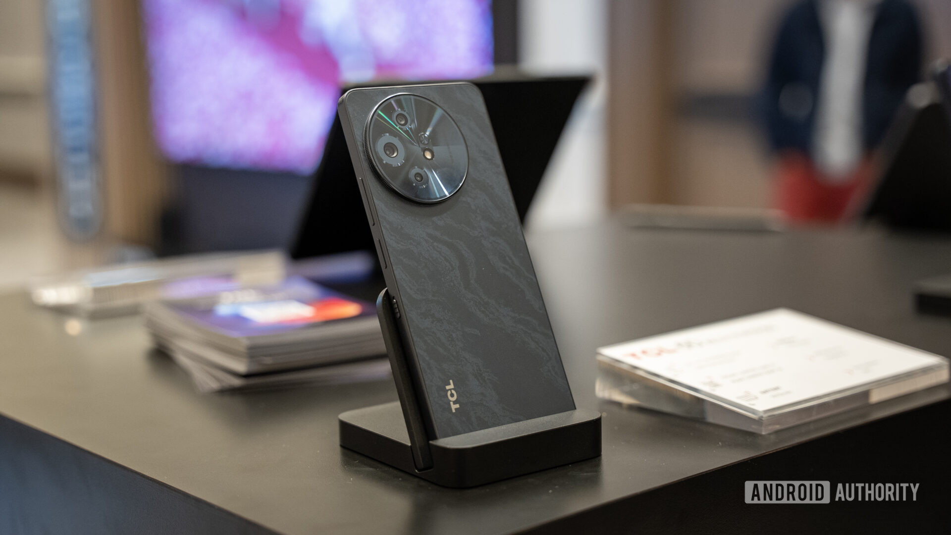 TCL 60 XE NXTPAPER 5 hands-on preview: Really cheap, really good