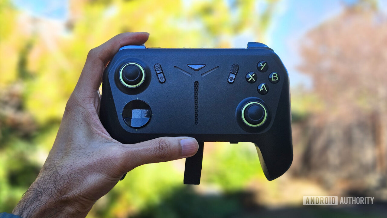 TECNO Pocket Go hands-on review: A new vision for portable Windows gaming