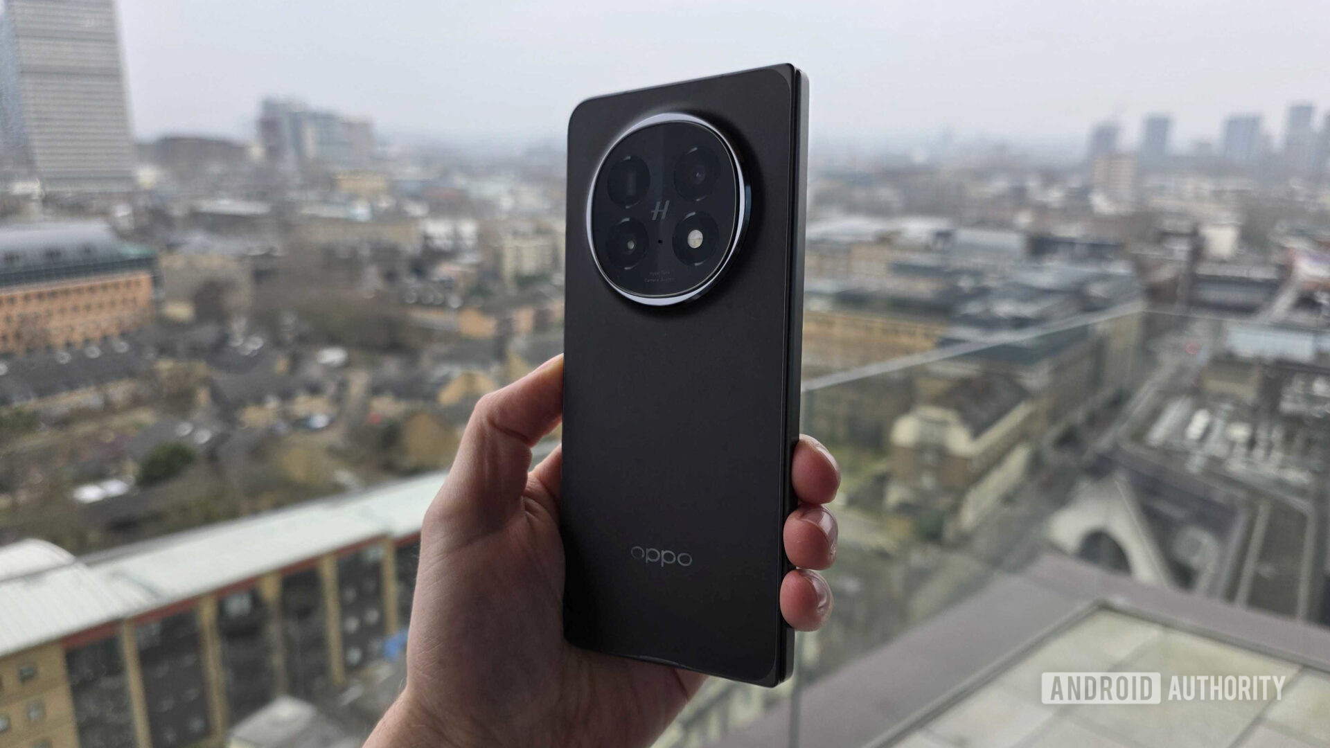 We held the world’s thinnest foldable phone next to the Pixel 9 Pro ...