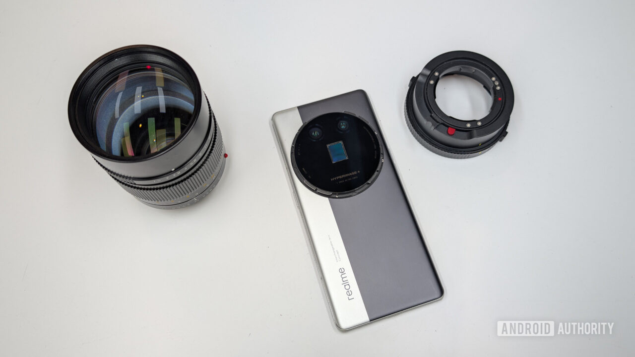 This concept phone supports full-sized DSLR camera lenses, and we tried ...