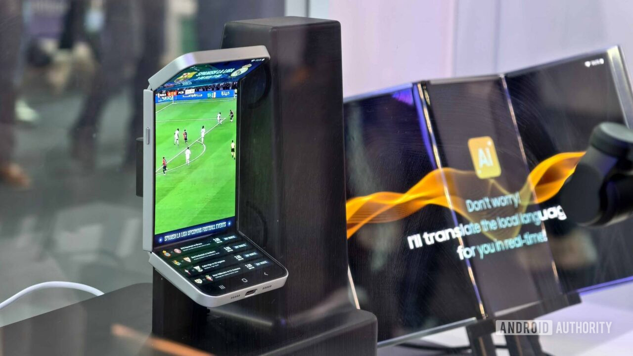 Samsung is showing off a couple of super funky foldable concepts at MWC
