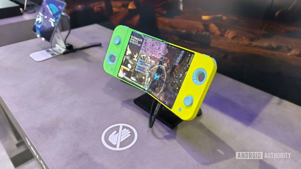 Samsung is showing off a couple of super funky foldable concepts at MWC