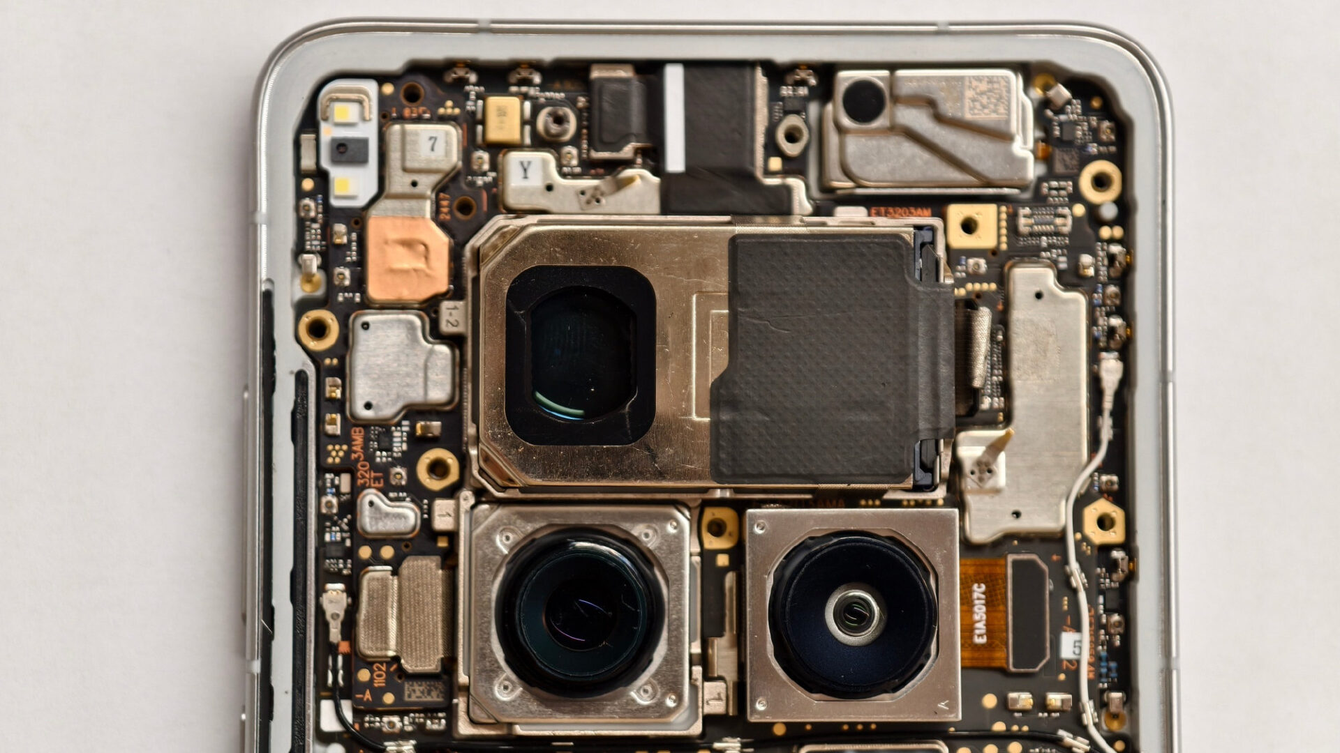 This upcoming Ultra phone has cameras we probably won't see on the S26 ...