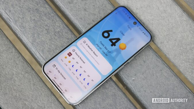 Pixel's lock screen weather glitch showing outdated forecasts (Update ...