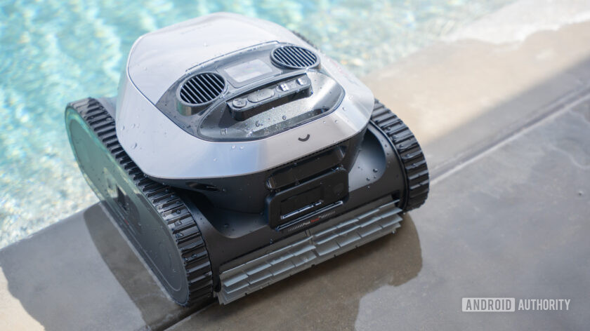 Dreame Z1 Pro review: Great robot pool cleaner with a handy remote
