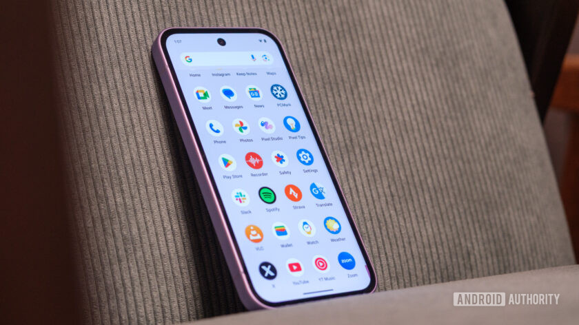 I love One UI 7, but it still can't beat Google's Pixel software