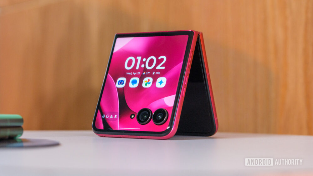 Motorola opens the floodgates for its Android 17 beta - Android Authority