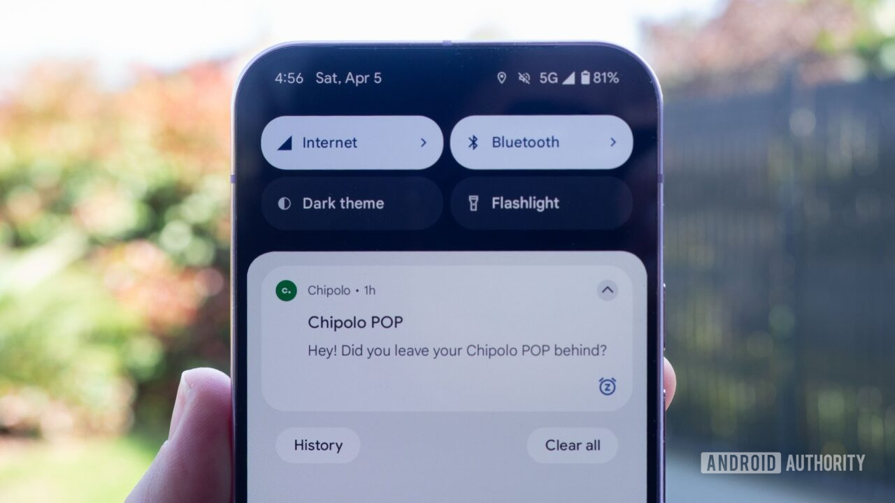 Chipolo POP review: Better Android AirTag alternatives than the Moto Tag?
