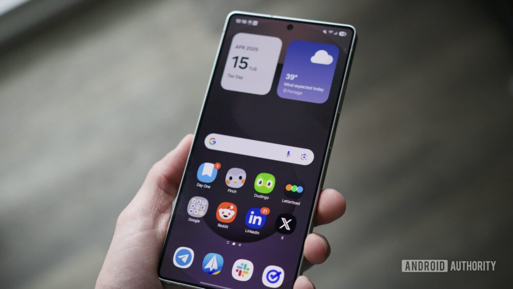 Galaxy Z Fold 5, Flip 5, and Tab S9 among latest to receive Samsung's ...