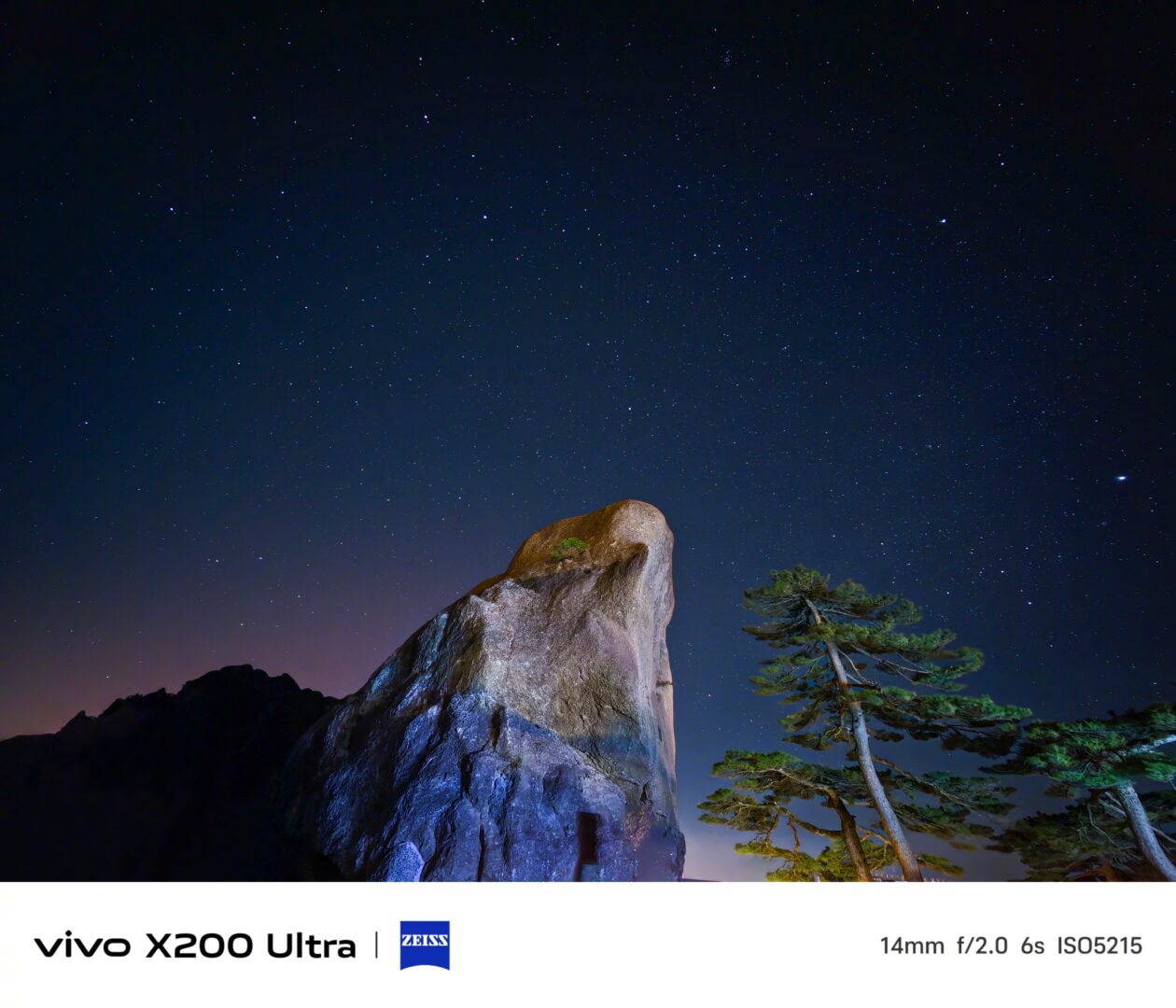 The vivo X200 Ultra is here with a bonkers external 8.7x lens, 35mm main camera