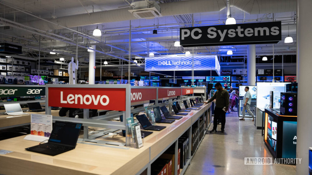 I visited the newest Micro Center in Santa Clara, and it's amazing