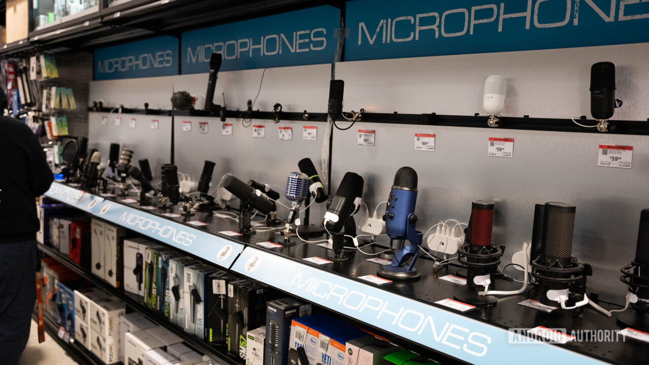 I visited the newest Micro Center in Santa Clara, and it's amazing