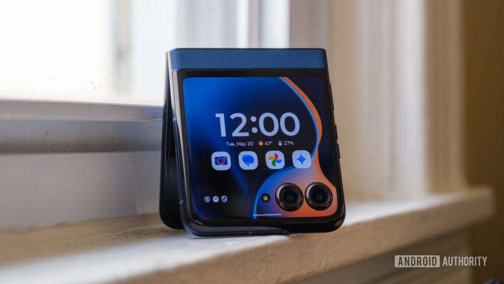 The Motorola Razr 2026 just leaked with vibrant new colors - Android ...