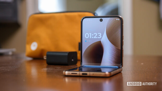 Motorola's pricey phones might be hijacking Amazon app (Update: Moto ...