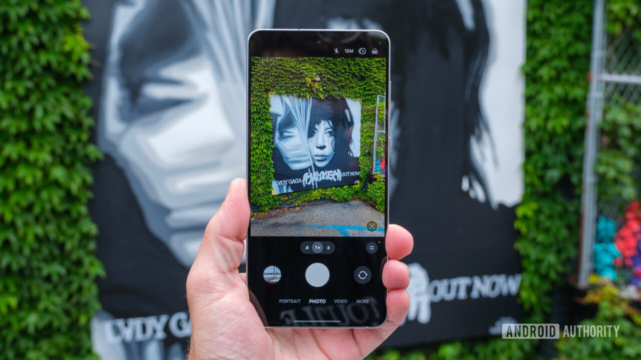 5 reasons why Google's Pixel software is better than One UI