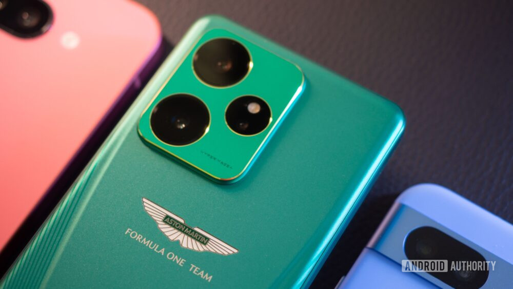 This is the most beautiful color on any Android phone ever