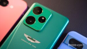 This is the most beautiful color on any Android phone ever