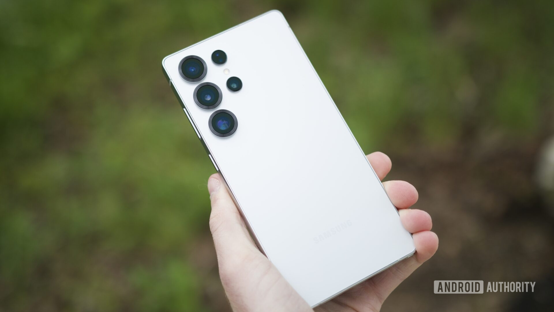 The Galaxy S25 Ultra is a fantastic Android phone I hate using