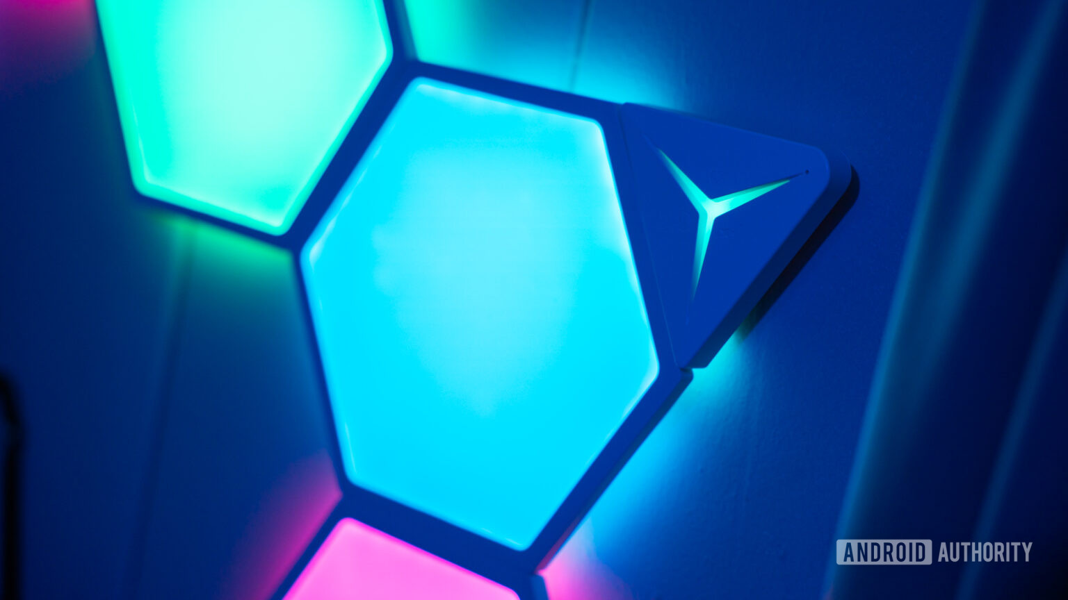 Linkind EP6 Smart Hexagon Panels review: Turn boring walls into light shows