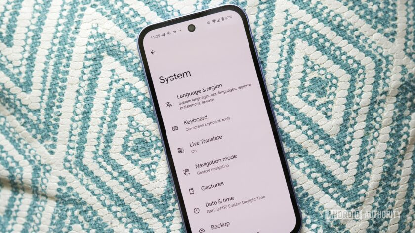 5 reasons why Google's Pixel software is better than One UI