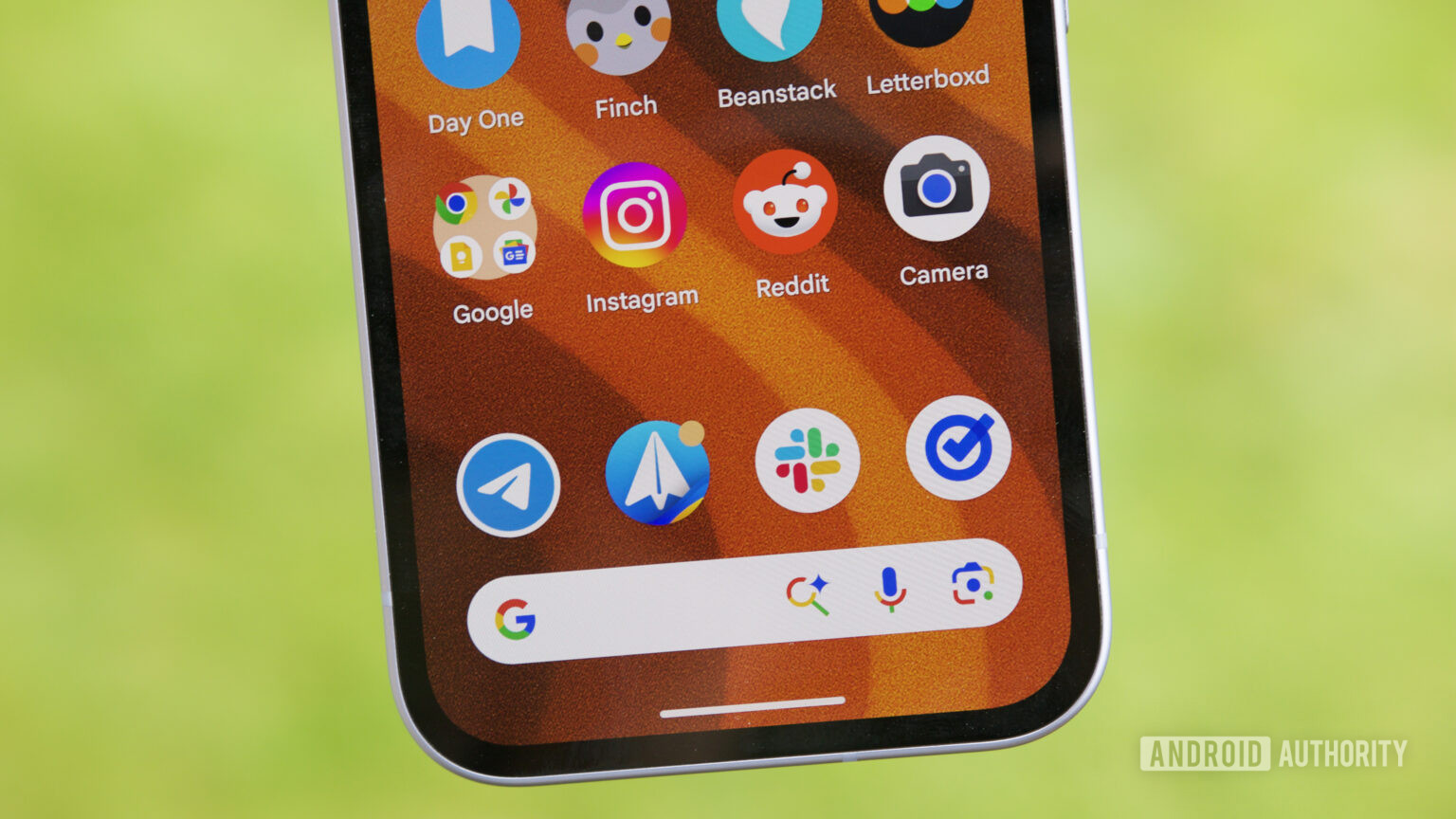 Google changed the search bar on my Pixel home screen. I hate it