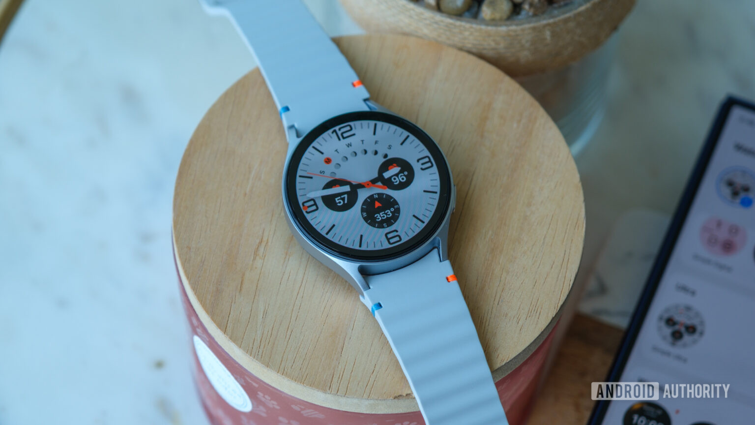 Stable Wear OS 6 arrives for the Samsung Galaxy Watch 7 - Android Authority