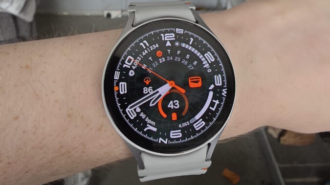 How to install Galaxy Watch Ultra-exclusive faces on older watches