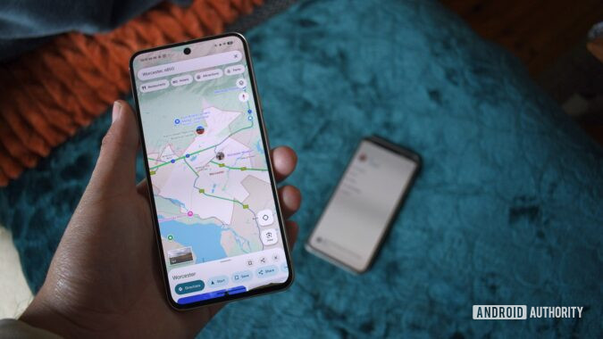 Here's how I run Maps and Waze simultaneously with Android Auto