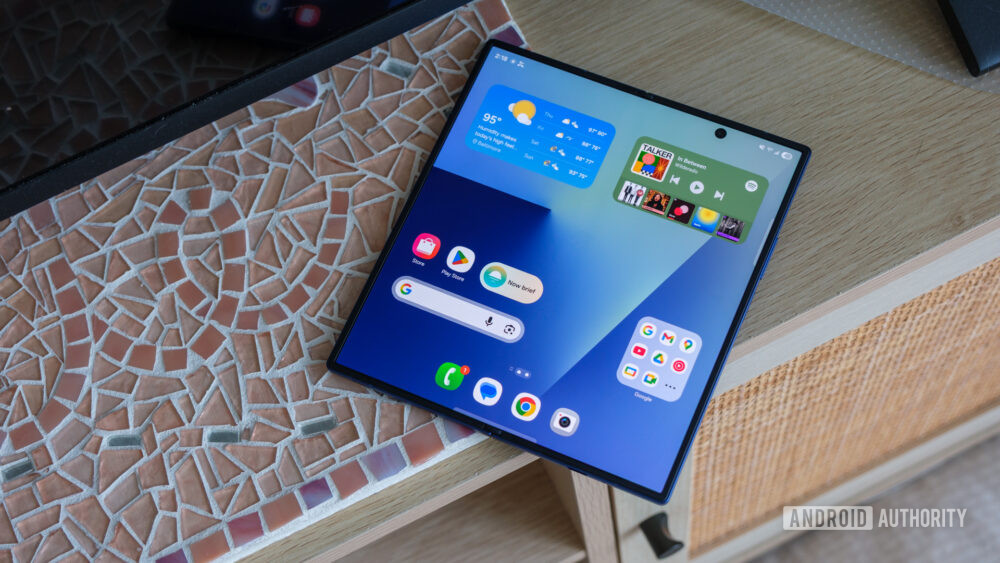 Hot deal: Samsung Galaxy Z Fold 7 drops to new record-low price ...