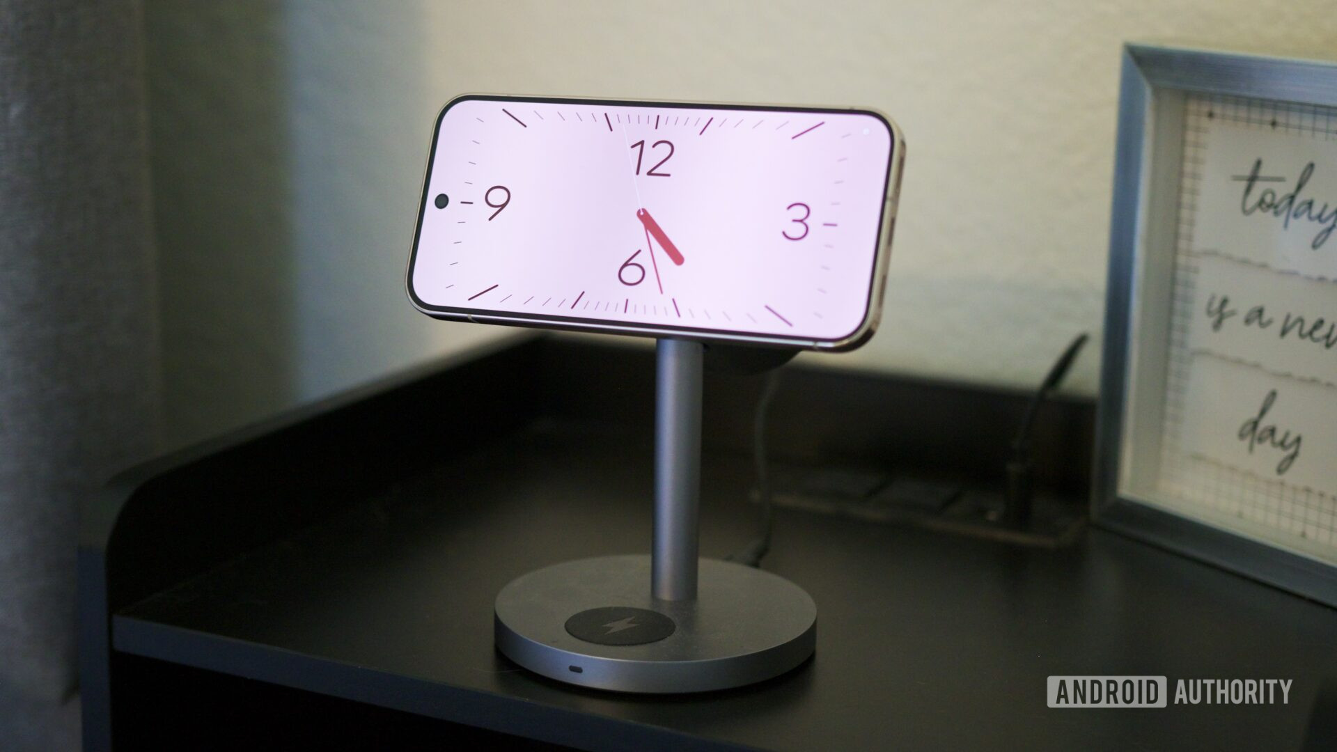 Screen Saver is my favorite Pixel 10 feature. Here's how to use it