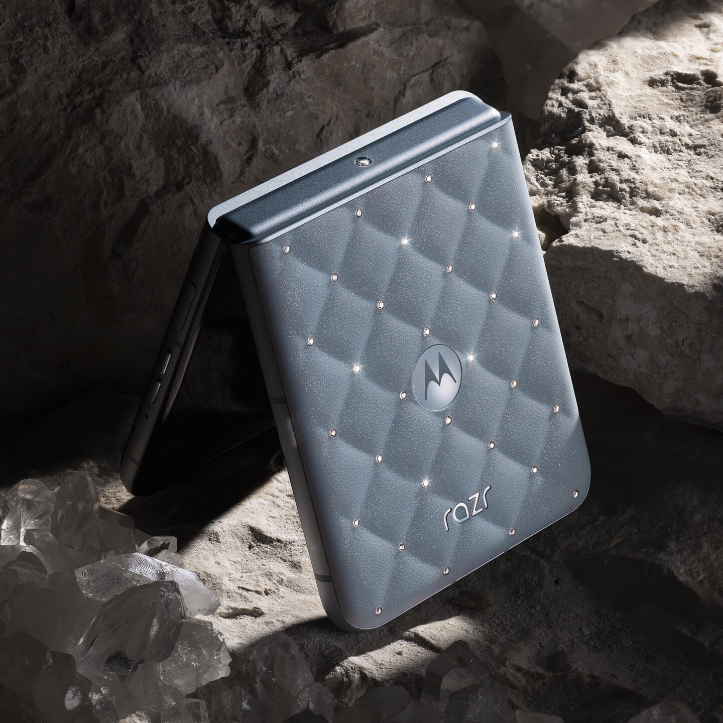 Motorola Razr 2025 gets a Swarovski treatment but without the sticker ...