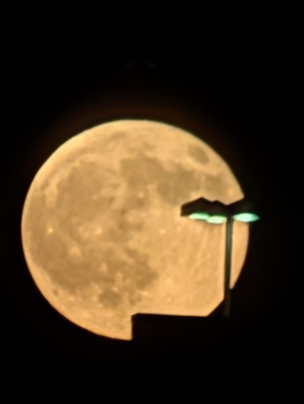 The Pixel 10 Pro's 100x zoom is way too good, with one caveat - Android ...