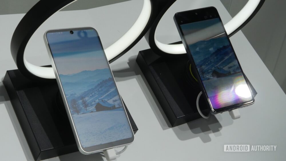 This new Ultra phone promises zero reflections, e-ink-style experience