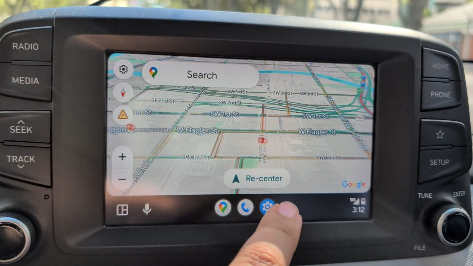 Google may have learned from its irksome Maps mistake on Android Auto