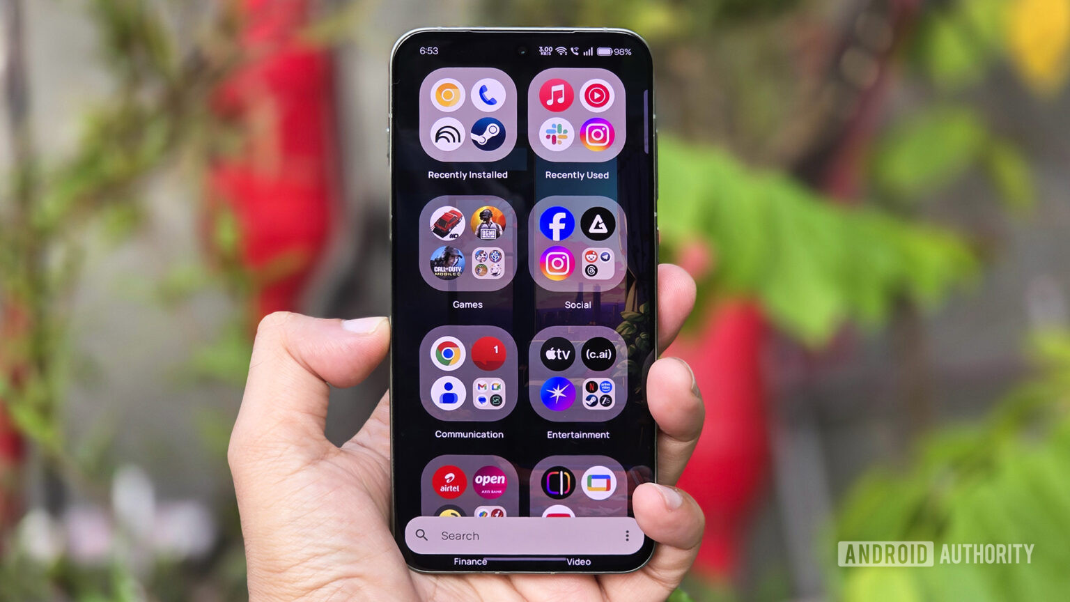 This launcher combines the best Niagara and Nova Launcher features
