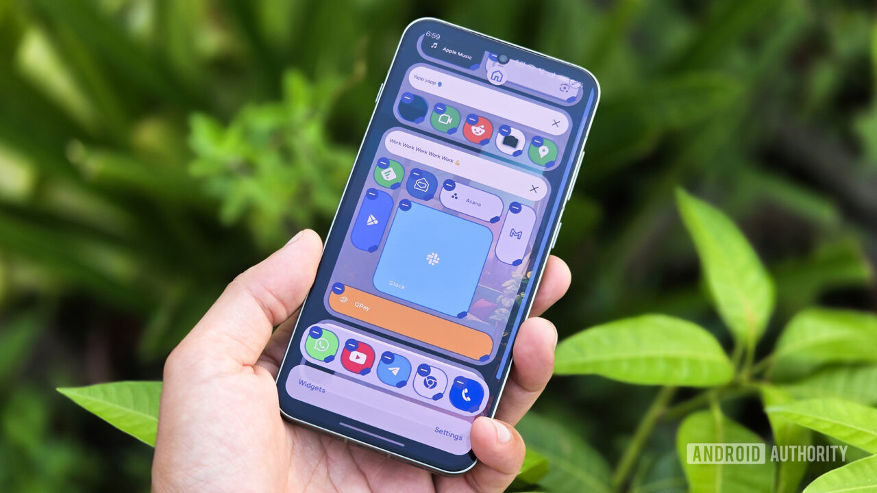 This launcher combines the best Niagara and Nova Launcher features