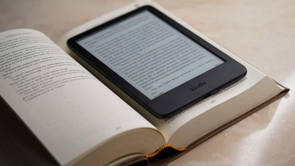 Surveys reveal readers are cutting Kindles out of their lives, and a ...